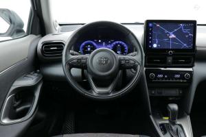 White Toyota Yaris Cross 2025 in Vilnius, with an engine capacity of 1.49 L and mileage of 22 thousand km for 28900 €, photo 9 on AUTOMOTO.COM.LV