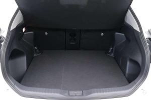 White Toyota Yaris Cross 2025 in Vilnius, with an engine capacity of 1.49 L and mileage of 22 thousand km for 28900 €, photo 12 on AUTOMOTO.COM.LV