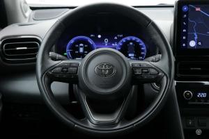 White Toyota Yaris Cross 2025 in Vilnius, with an engine capacity of 1.49 L and mileage of 22 thousand km for 28900 €, photo 14 on AUTOMOTO.COM.LV