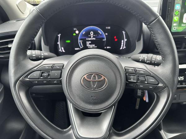 Balts Toyota Yaris Cross 2025 Viļņa, ar dzinēja tilpumu 1.50 L un nobraukumu 57 tūkst. km par 21950 €, foto 9 vietnē AUTOMOTO.COM.LV