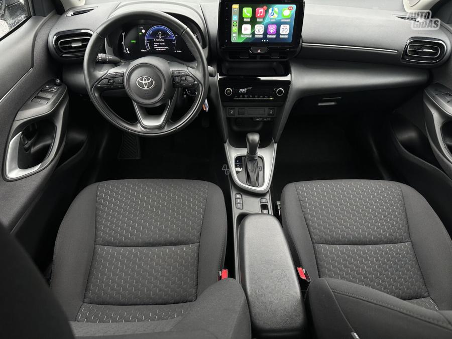 Balts Toyota Yaris Cross 2025 Avižieniai, ar dzinēja tilpumu 1.50 L un nobraukumu 57 tūkst. km par 21950 €, foto 7 vietnē AUTOMOTO.COM.LV