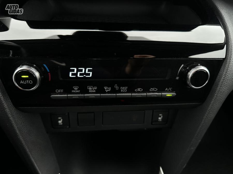 Balts Toyota Yaris Cross 2025 Avižieniai, ar dzinēja tilpumu 1.50 L un nobraukumu 57 tūkst. km par 21950 €, foto 23 vietnē AUTOMOTO.COM.LV