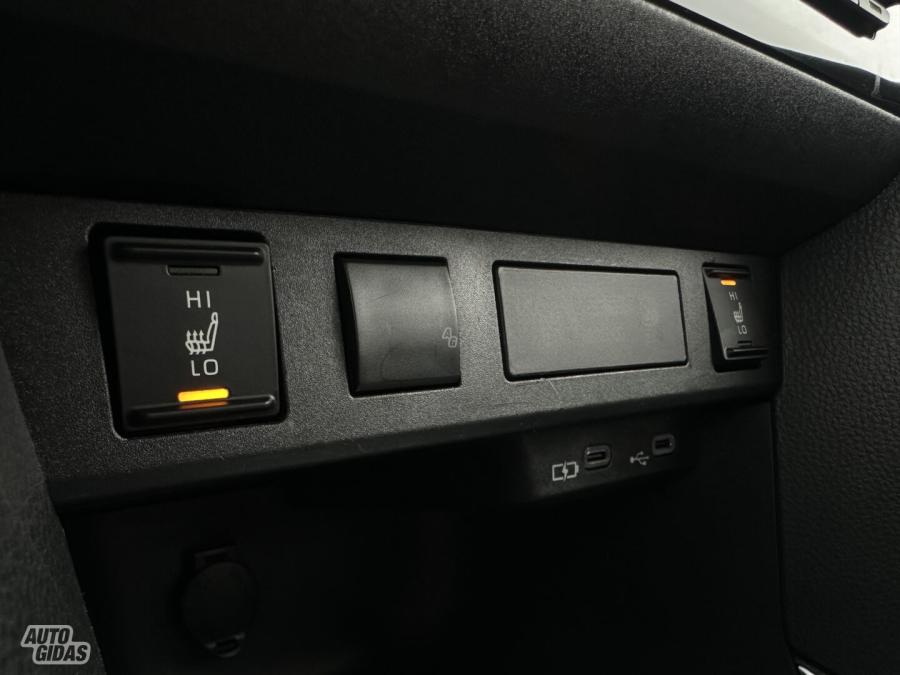 Balts Toyota Yaris Cross 2025 Avižieniai, ar dzinēja tilpumu 1.50 L un nobraukumu 57 tūkst. km par 21950 €, foto 24 vietnē AUTOMOTO.COM.LV