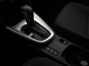 Balts Toyota Yaris Cross 2025 Avižieniai, ar dzinēja tilpumu 1.50 L un nobraukumu 57 tūkst. km par 21950 €, foto 26 vietnē AUTOMOTO.COM.LV