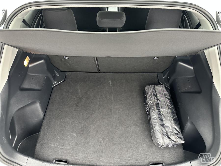 Balts Toyota Yaris Cross 2025 Avižieniai, ar dzinēja tilpumu 1.50 L un nobraukumu 57 tūkst. km par 21950 €, foto 29 vietnē AUTOMOTO.COM.LV
