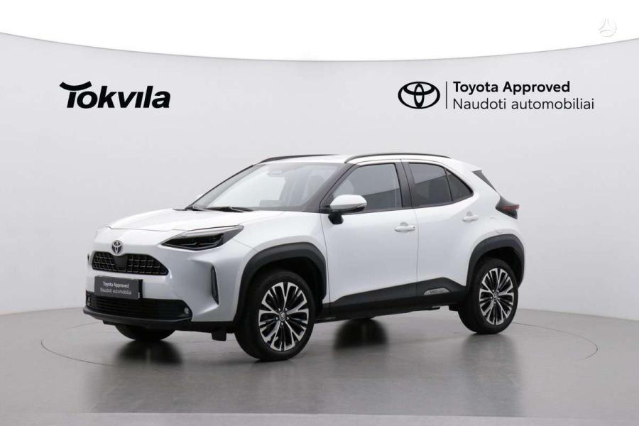 Белый Тойота Yaris Cross 2025 в Вильнюс, объемом двигателя 1.49 л и пробегом 22 тыс. км за 28900 €, фото 1 на AUTOMOTO.COM.LV