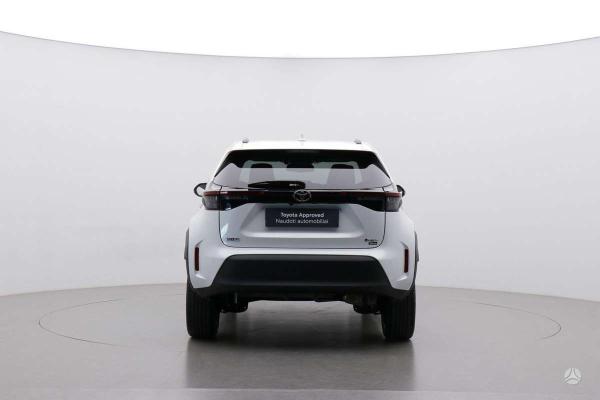 Белый Тойота Yaris Cross 2025 в Вильнюс, объемом двигателя 1.49 л и пробегом 22 тыс. км за 28900 €, фото 6 на AUTOMOTO.COM.LV