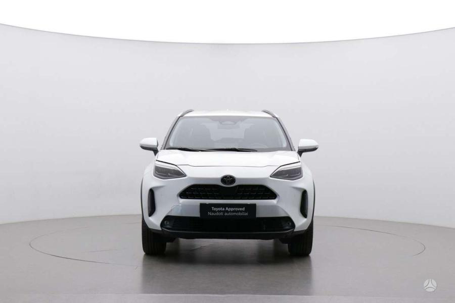 Белый Тойота Yaris Cross 2025 в Вильнюс, объемом двигателя 1.49 л и пробегом 22 тыс. км за 28900 €, фото 7 на AUTOMOTO.COM.LV
