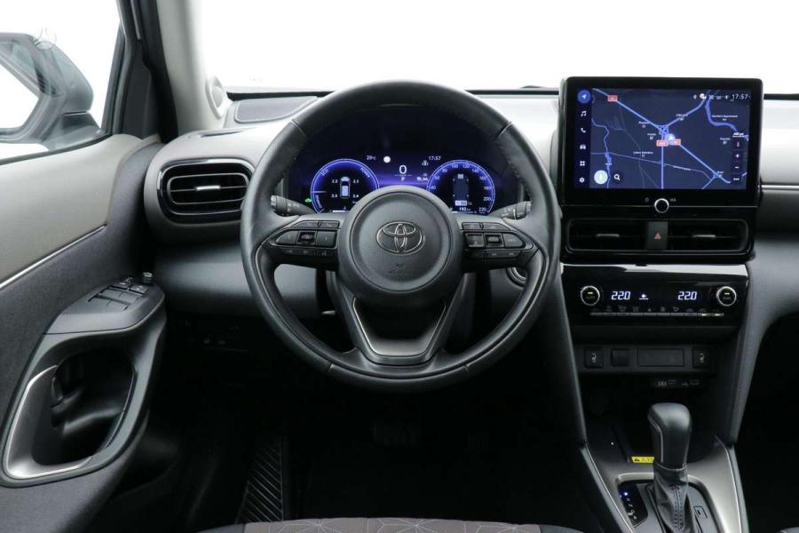 Белый Тойота Yaris Cross 2025 в Вильнюс, объемом двигателя 1.49 л и пробегом 22 тыс. км за 28900 €, фото 9 на AUTOMOTO.COM.LV
