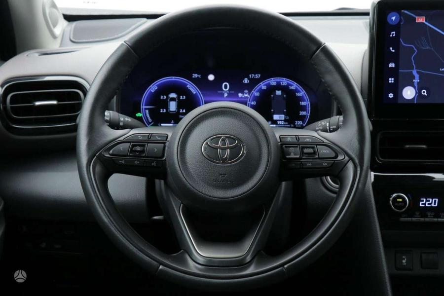 Белый Тойота Yaris Cross 2025 в Вильнюс, объемом двигателя 1.49 л и пробегом 22 тыс. км за 28900 €, фото 14 на AUTOMOTO.COM.LV