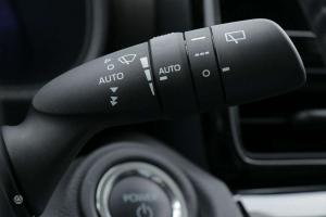 Белый Тойота Yaris Cross 2025 в Вильнюс, объемом двигателя 1.49 л и пробегом 22 тыс. км за 28900 €, фото 31 на AUTOMOTO.COM.LV