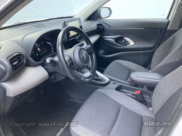 Balts Toyota Yaris Cross 2022 Tallina, ar dzinēja tilpumu 1.49 L un nobraukumu 83 tūkst. km par 16995 €, foto 11 vietnē AUTOMOTO.COM.LV
