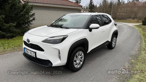 Balts Toyota Yaris Cross 2022 Tallina, ar dzinēja tilpumu 1.50 L un nobraukumu 126 tūkst. km par 15900 €, foto 4 vietnē AUTOMOTO.COM.LV