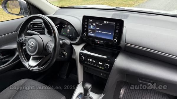 Balts Toyota Yaris Cross 2022 Tallina, ar dzinēja tilpumu 1.50 L un nobraukumu 126 tūkst. km par 15900 €, foto 10 vietnē AUTOMOTO.COM.LV