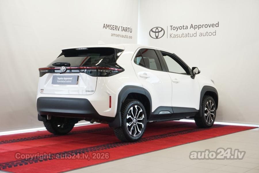 Белый Тойота Yaris Cross 2022 в Тарту, объемом двигателя 1.50 л и пробегом 83 тыс. км за 20990 €, фото 3 на AUTOMOTO.COM.LV