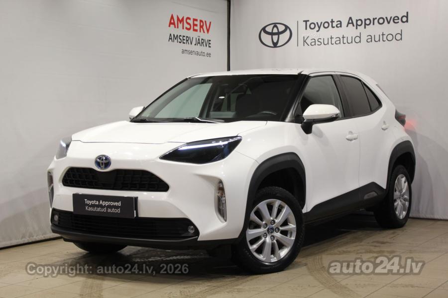 Белый Тойота Yaris Cross 2022 в Таллин, объемом двигателя 1.50 л и пробегом 96 тыс. км за 19990 €, фото 1 на AUTOMOTO.COM.LV