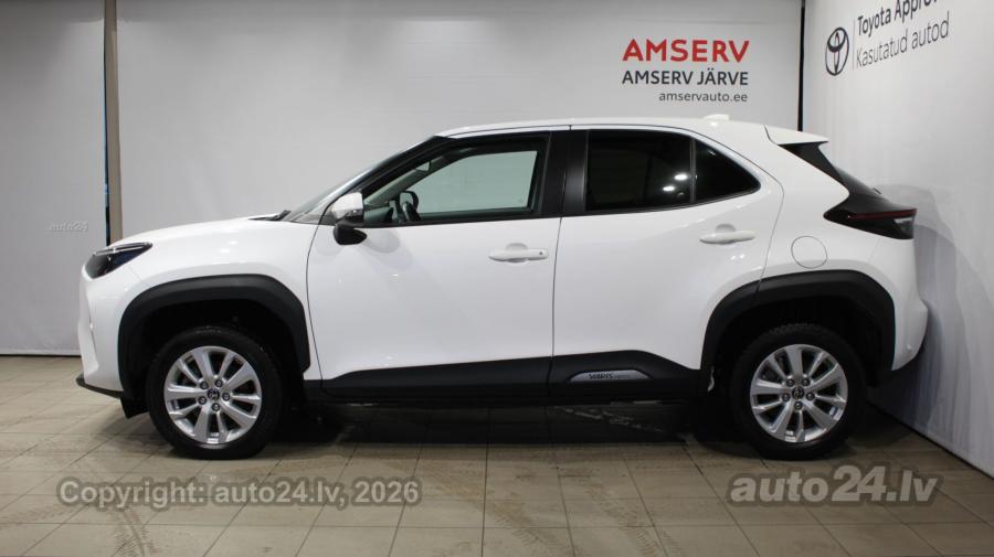 Белый Тойота Yaris Cross 2022 в Таллин, объемом двигателя 1.50 л и пробегом 96 тыс. км за 19990 €, фото 4 на AUTOMOTO.COM.LV
