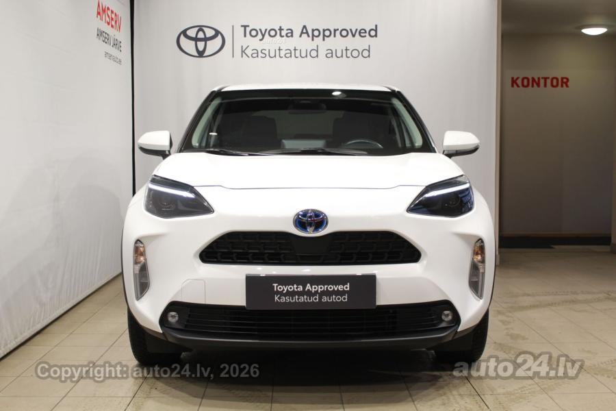 Белый Тойота Yaris Cross 2022 в Таллин, объемом двигателя 1.50 л и пробегом 96 тыс. км за 19990 €, фото 6 на AUTOMOTO.COM.LV