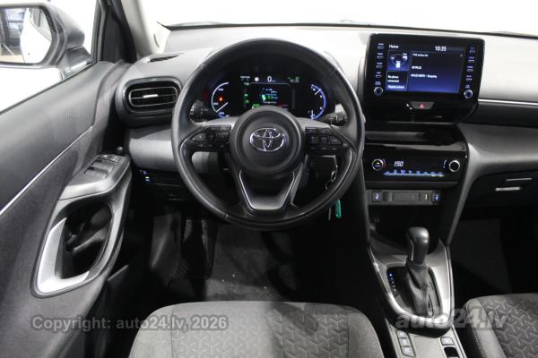 Balts Toyota Yaris Cross 2022 Tallina, ar dzinēja tilpumu 1.50 L un nobraukumu 96 tūkst. km par 19990 €, foto 8 vietnē AUTOMOTO.COM.LV