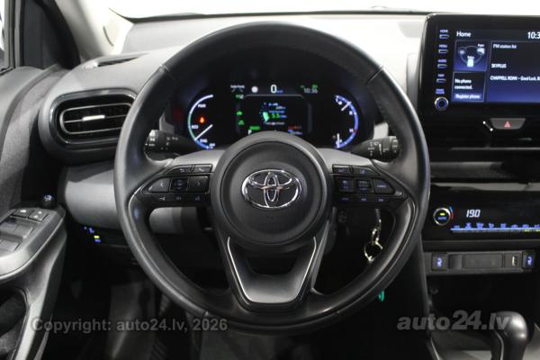 Balts Toyota Yaris Cross 2022 Tallina, ar dzinēja tilpumu 1.50 L un nobraukumu 96 tūkst. km par 19990 €, foto 10 vietnē AUTOMOTO.COM.LV