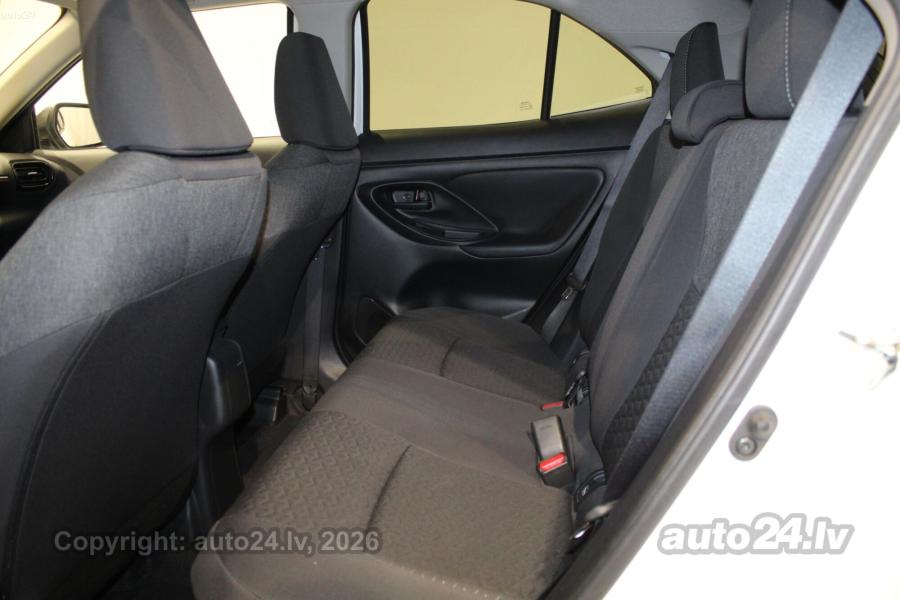 Белый Тойота Yaris Cross 2022 в Таллин, объемом двигателя 1.50 л и пробегом 96 тыс. км за 19990 €, фото 12 на AUTOMOTO.COM.LV