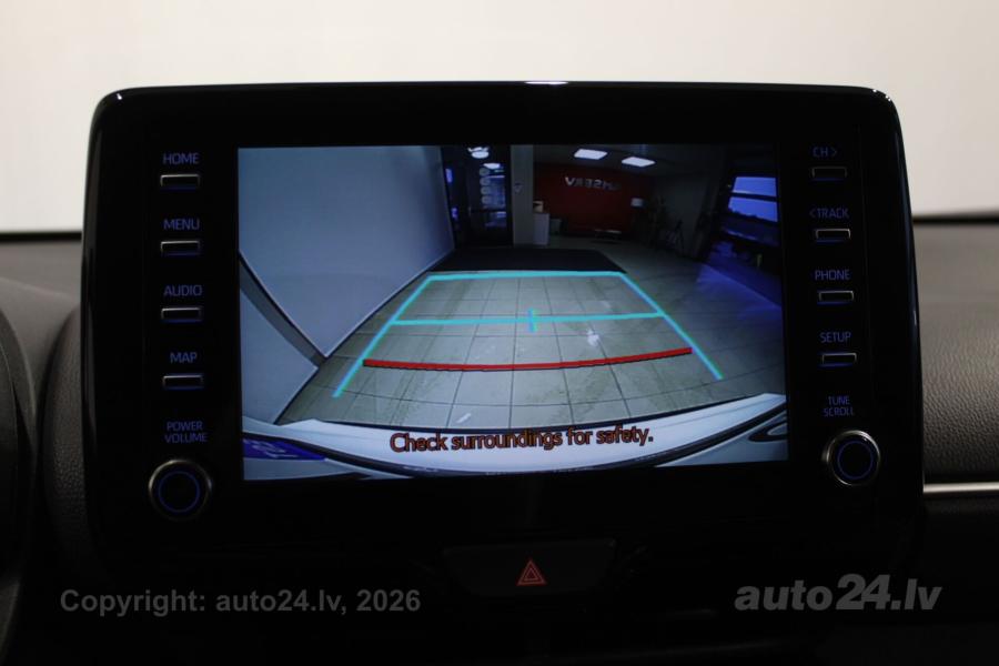 Белый Тойота Yaris Cross 2022 в Таллин, объемом двигателя 1.50 л и пробегом 96 тыс. км за 19990 €, фото 16 на AUTOMOTO.COM.LV