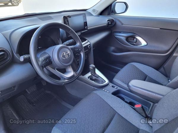 Balts Toyota Yaris Cross 2023 Tallina, ar dzinēja tilpumu 1.49 L un nobraukumu 89 tūkst. km par 19995 €, foto 11 vietnē AUTOMOTO.COM.LV
