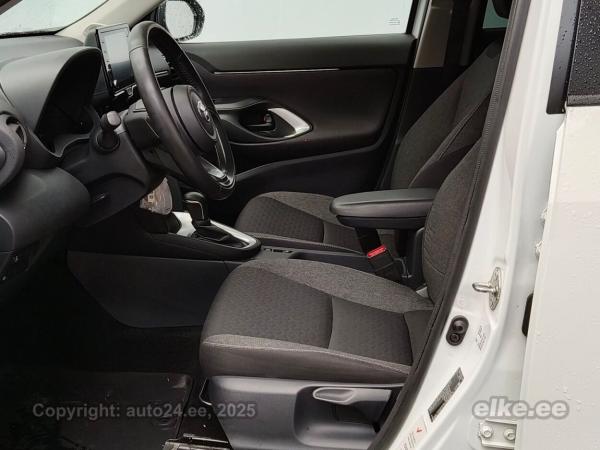 Balts Toyota Yaris Cross 2023 Tallina, ar dzinēja tilpumu 1.49 L un nobraukumu 74 tūkst. km par 19395 €, foto 11 vietnē AUTOMOTO.COM.LV