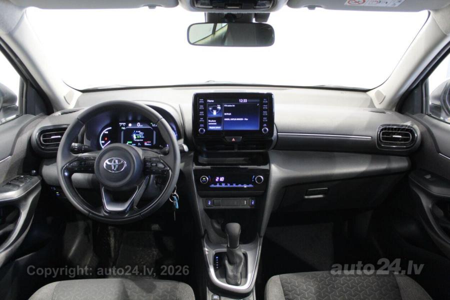 Balts Toyota Yaris Cross 2023 Tallina, ar dzinēja tilpumu 1.50 L un nobraukumu 144 tūkst. km par 18990 €, foto 8 vietnē AUTOMOTO.COM.LV