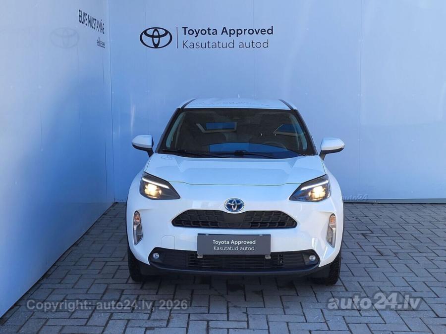 Balts Toyota Yaris Cross 2023 Tallina, ar dzinēja tilpumu 1.49 L un nobraukumu 72 tūkst. km par 19995 €, foto 5 vietnē AUTOMOTO.COM.LV