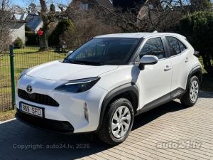 Белый Тойота Yaris Cross 2023 в Таллин, объемом двигателя 1.50 л и пробегом 56 тыс. км за 18490 €, фото  на AUTOMOTO.COM.LV