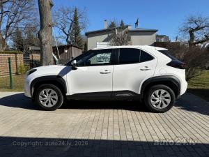 Balts Toyota Yaris Cross 2023 Tallina, ar dzinēja tilpumu 1.50 L un nobraukumu 56 tūkst. km par 18490 €, foto 6 vietnē AUTOMOTO.COM.LV