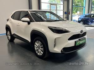 Белый Тойота Yaris Cross 2023 в Таллин, объемом двигателя 1.50 л и пробегом 141 тыс. км за 17900 €, фото 3 на AUTOMOTO.COM.LV