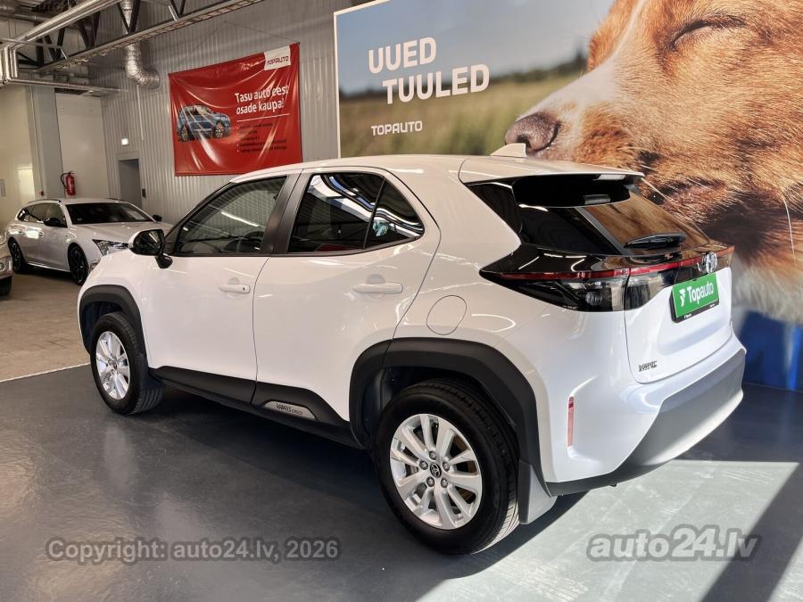 Белый Тойота Yaris Cross 2023 в Таллин, объемом двигателя 1.50 л и пробегом 141 тыс. км за 17900 €, фото 4 на AUTOMOTO.COM.LV