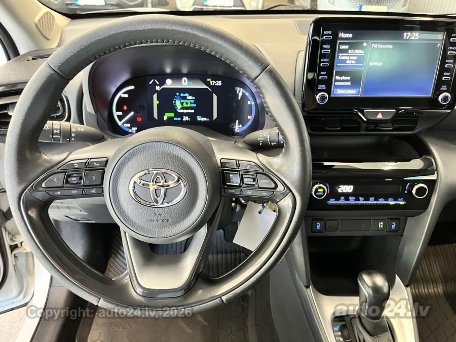 Белый Тойота Yaris Cross 2023 в Таллин, объемом двигателя 1.50 л и пробегом 141 тыс. км за 17900 €, фото 12 на AUTOMOTO.COM.LV