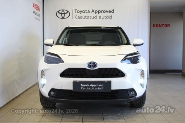 Balts Toyota Yaris Cross 2023 Tallina, ar dzinēja tilpumu 1.50 L un nobraukumu 115 tūkst. km par 17990 €, foto 5 vietnē AUTOMOTO.COM.LV