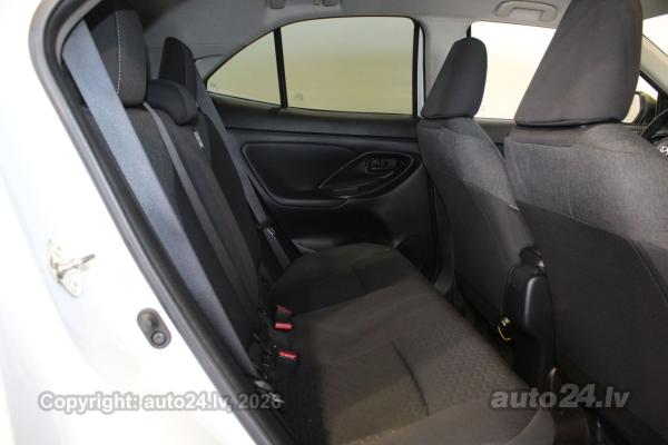 Balts Toyota Yaris Cross 2023 Tallina, ar dzinēja tilpumu 1.50 L un nobraukumu 115 tūkst. km par 17990 €, foto 7 vietnē AUTOMOTO.COM.LV