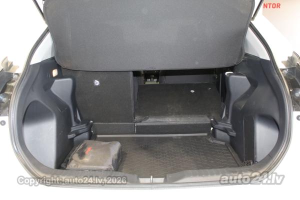 Balts Toyota Yaris Cross 2023 Tallina, ar dzinēja tilpumu 1.50 L un nobraukumu 115 tūkst. km par 17990 €, foto 10 vietnē AUTOMOTO.COM.LV
