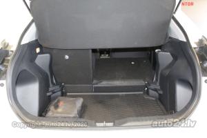 White Toyota Yaris Cross 2023 in Tallinn, with an engine capacity of 1.50 L and mileage of 115 thousand km for 17990 €, photo 11 on AUTOMOTO.COM.LV