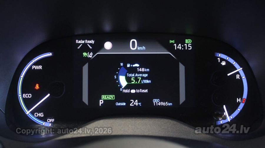 White Toyota Yaris Cross 2023 in Tallinn, with an engine capacity of 1.50 L and mileage of 115 thousand km for 17990 €, photo 14 on AUTOMOTO.COM.LV