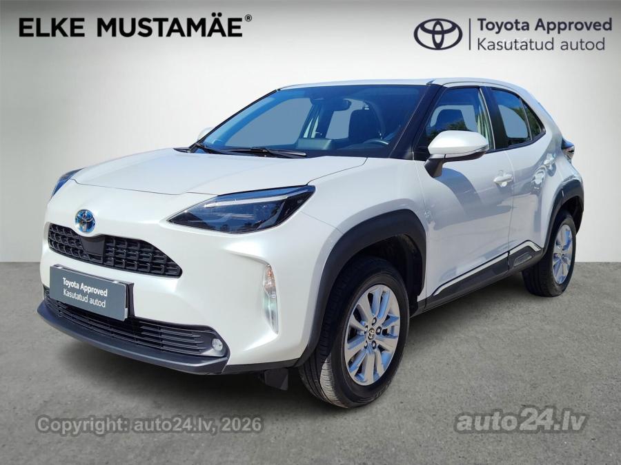 Balts Toyota Yaris Cross 2023 Tallina, ar dzinēja tilpumu 1.49 L un nobraukumu 65 tūkst. km par 19995 €, foto 1 vietnē AUTOMOTO.COM.LV