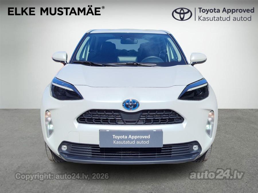 Balts Toyota Yaris Cross 2023 Tallina, ar dzinēja tilpumu 1.49 L un nobraukumu 65 tūkst. km par 19995 €, foto 6 vietnē AUTOMOTO.COM.LV