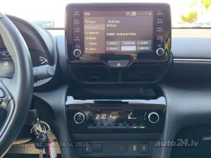 Balts Toyota Yaris Cross 2023 Tallina, ar dzinēja tilpumu 1.49 L un nobraukumu 65 tūkst. km par 19995 €, foto 15 vietnē AUTOMOTO.COM.LV