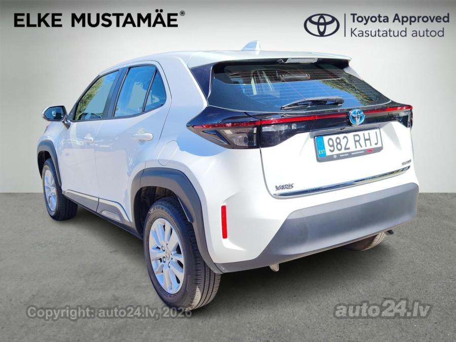 Balts Toyota Yaris Cross 2023 Tallina, ar dzinēja tilpumu 1.49 L un nobraukumu 65 tūkst. km par 19995 €, foto 18 vietnē AUTOMOTO.COM.LV