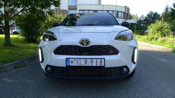 Тойота Yaris Cross 2023 в Вильнюс на AUTOMOTO.COM.LV Белый Тойота Yaris Cross 2023 в Вильнюс, объемом двигателя 1.49 л и пробегом 39 тыс. км за 21450 €, фото 3 на AUTOMOTO.COM.LV