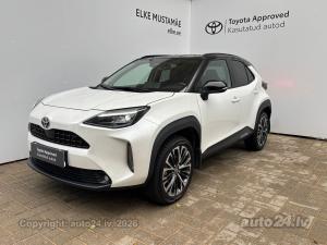 Balts Toyota Yaris Cross 2024 Tallina, ar dzinēja tilpumu 1.49 L un nobraukumu 12 tūkst. km par 29995 €, foto  vietnē AUTOMOTO.COM.LV