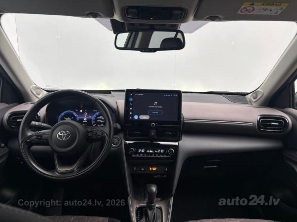 Белый Тойота Yaris Cross 2024 в Таллин, объемом двигателя 1.49 л и пробегом 12 тыс. км за 29995 €, фото 8 на AUTOMOTO.COM.LV