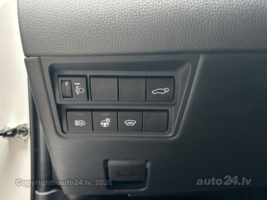 Balts Toyota Yaris Cross 2024 Tallina, ar dzinēja tilpumu 1.49 L un nobraukumu 12 tūkst. km par 29995 €, foto 17 vietnē AUTOMOTO.COM.LV