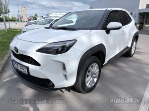 Белый Тойота Yaris Cross 2024 в Таллин, объемом двигателя 1.50 л и пробегом 73 тыс. км за 20990 €, фото  на AUTOMOTO.COM.LV