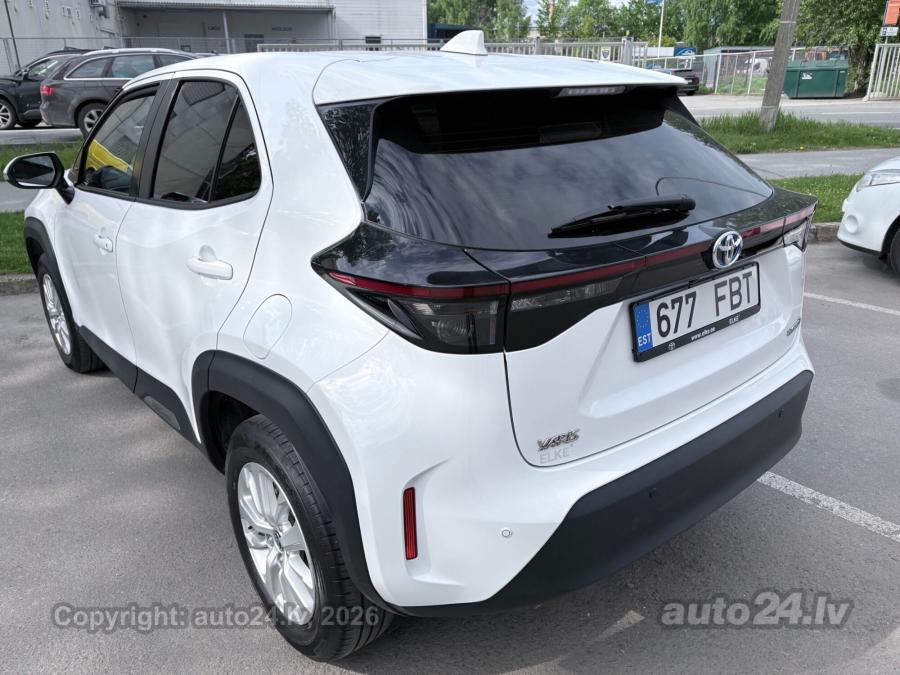 Белый Тойота Yaris Cross 2024 в Таллин, объемом двигателя 1.50 л и пробегом 73 тыс. км за 20990 €, фото 4 на AUTOMOTO.COM.LV